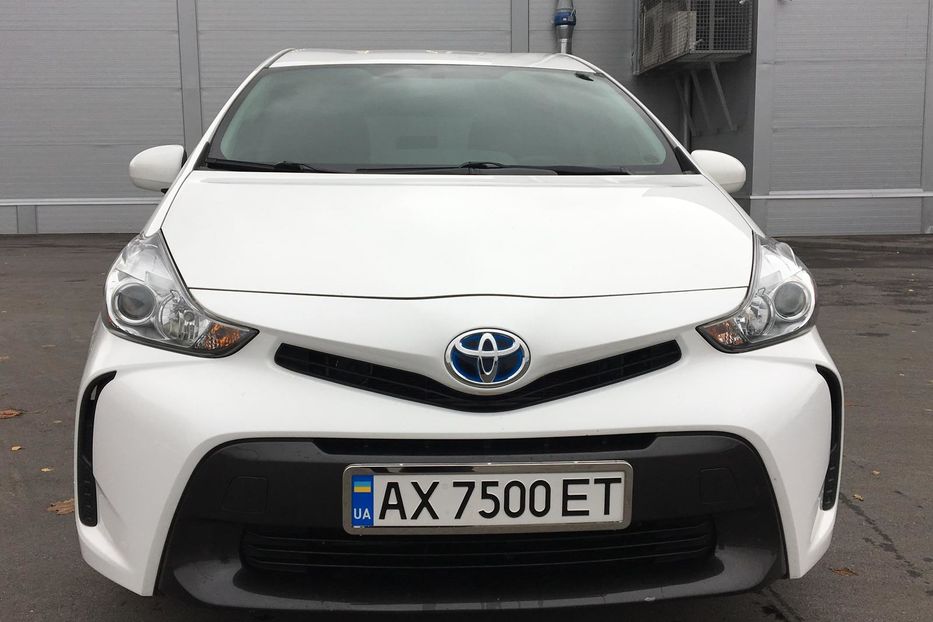 Продам Toyota Prius Verso в Харькове 2015 года выпуска за 23 500$